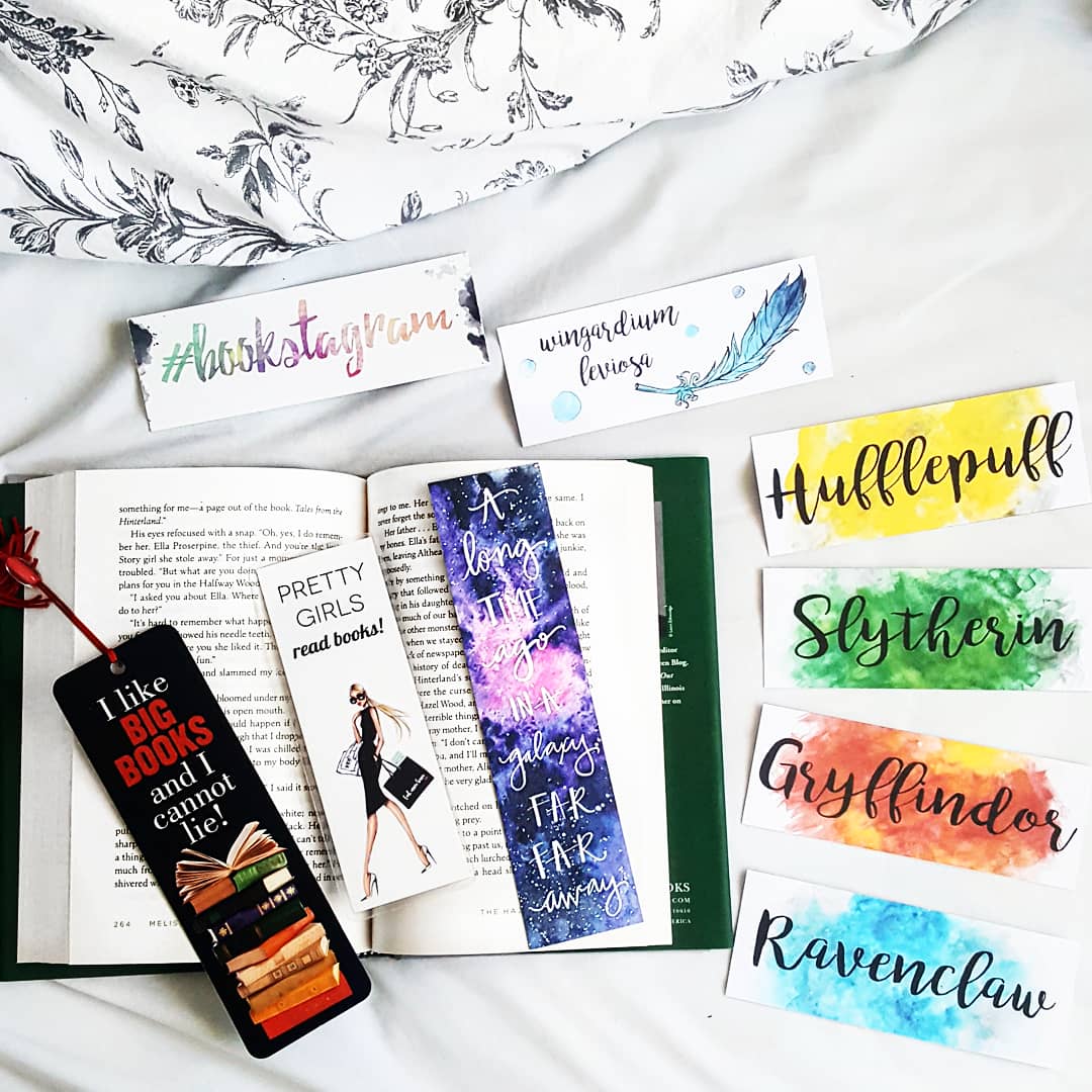 ‘Favourite Five’: Bookmarks – The Roaming Wolf
