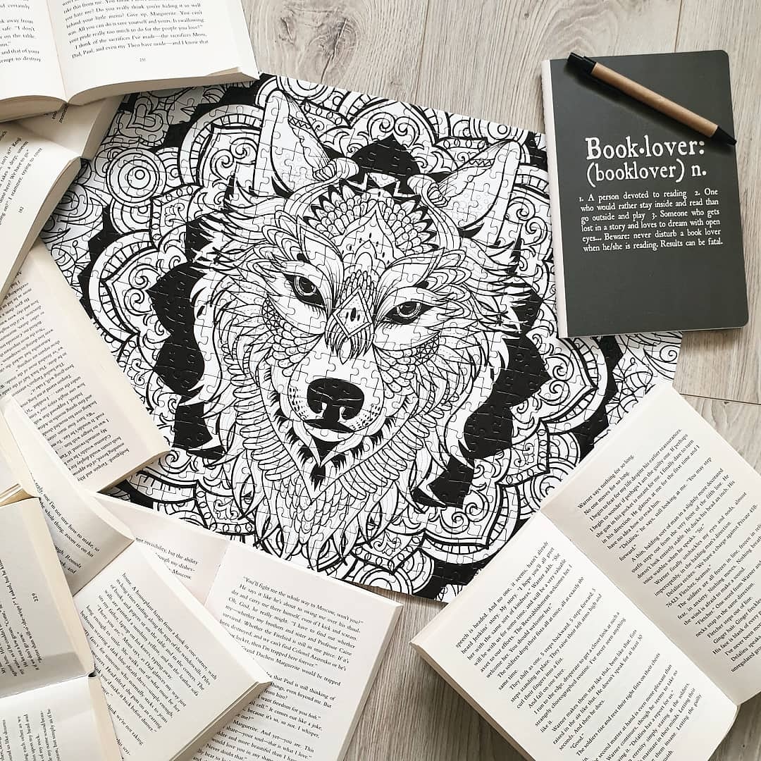 Literature – The Roaming Wolf
